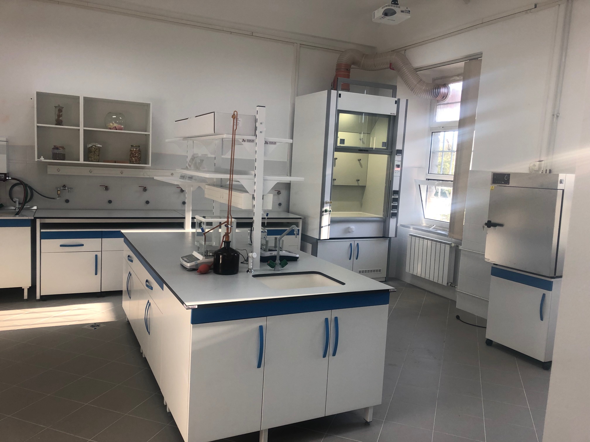 LABORATORIJSKI NAMJEŠTAJ - Efcon-line